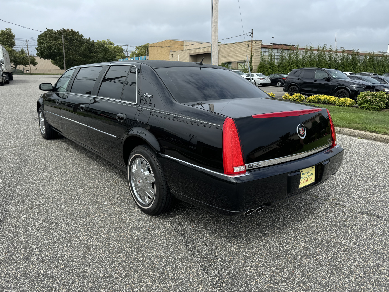 2008 CADILLAC SIX DOOR FUNERAL LIMOUSINE - Specialty Hearse