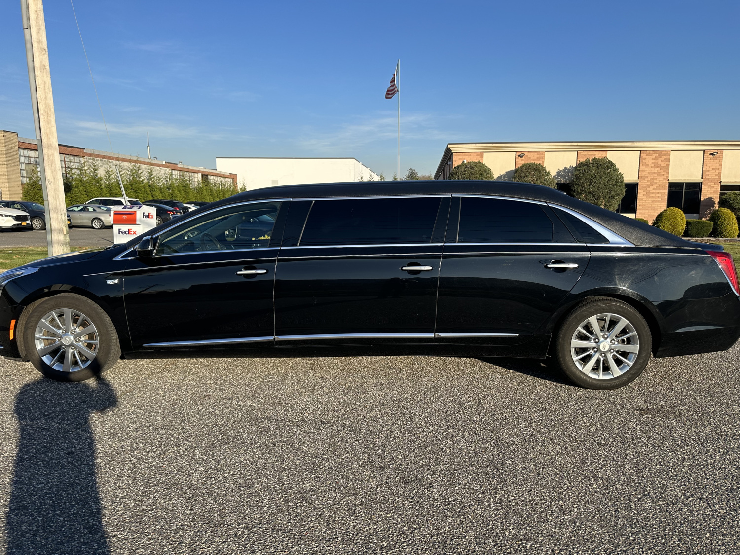 2019 CADILLAC FEDERAL RAISED ROOF SIX DOOR FUNERAL LIMOUSINE ...