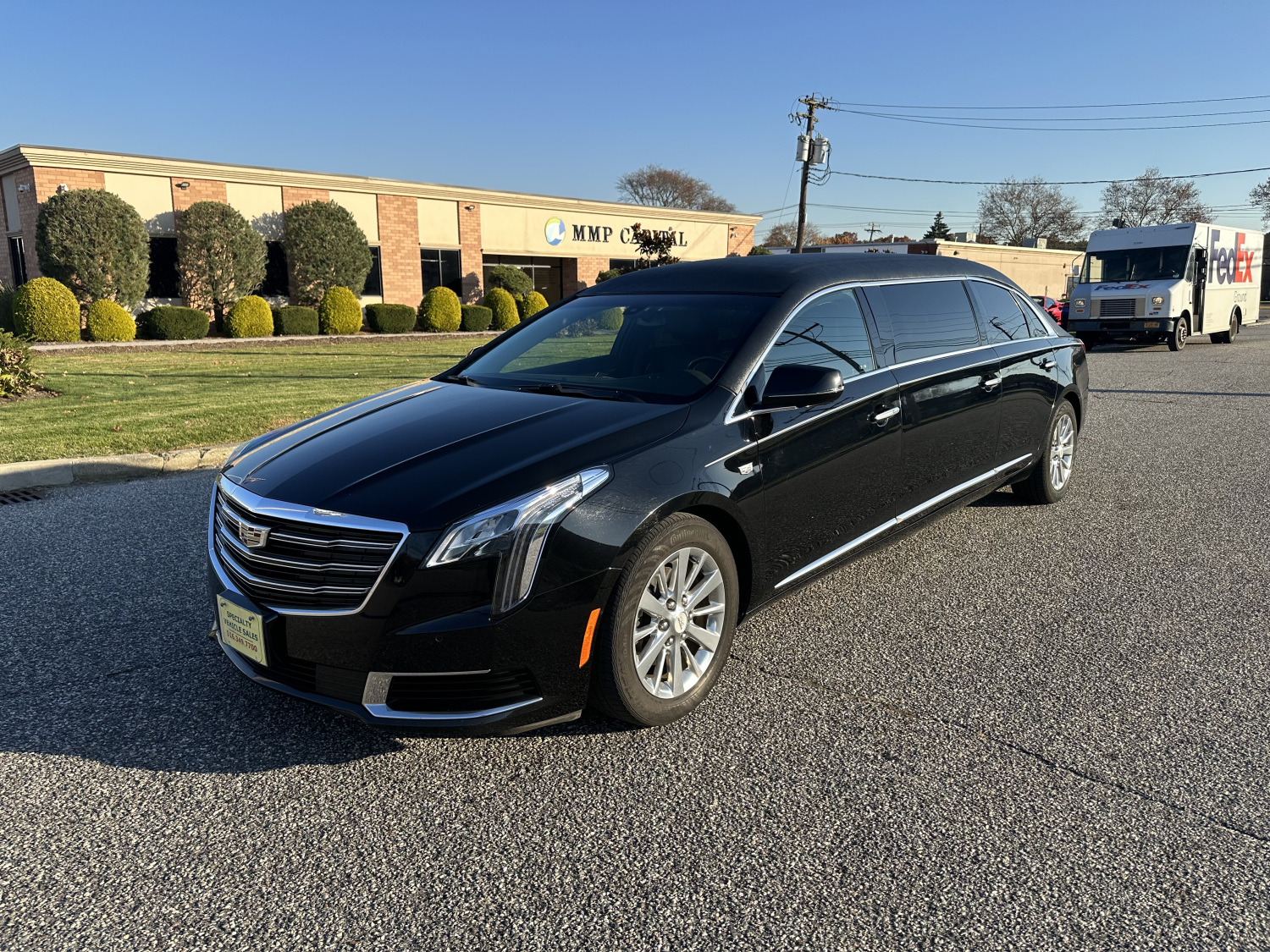 2019 CADILLAC FEDERAL RAISED ROOF SIX DOOR FUNERAL LIMOUSINE ...